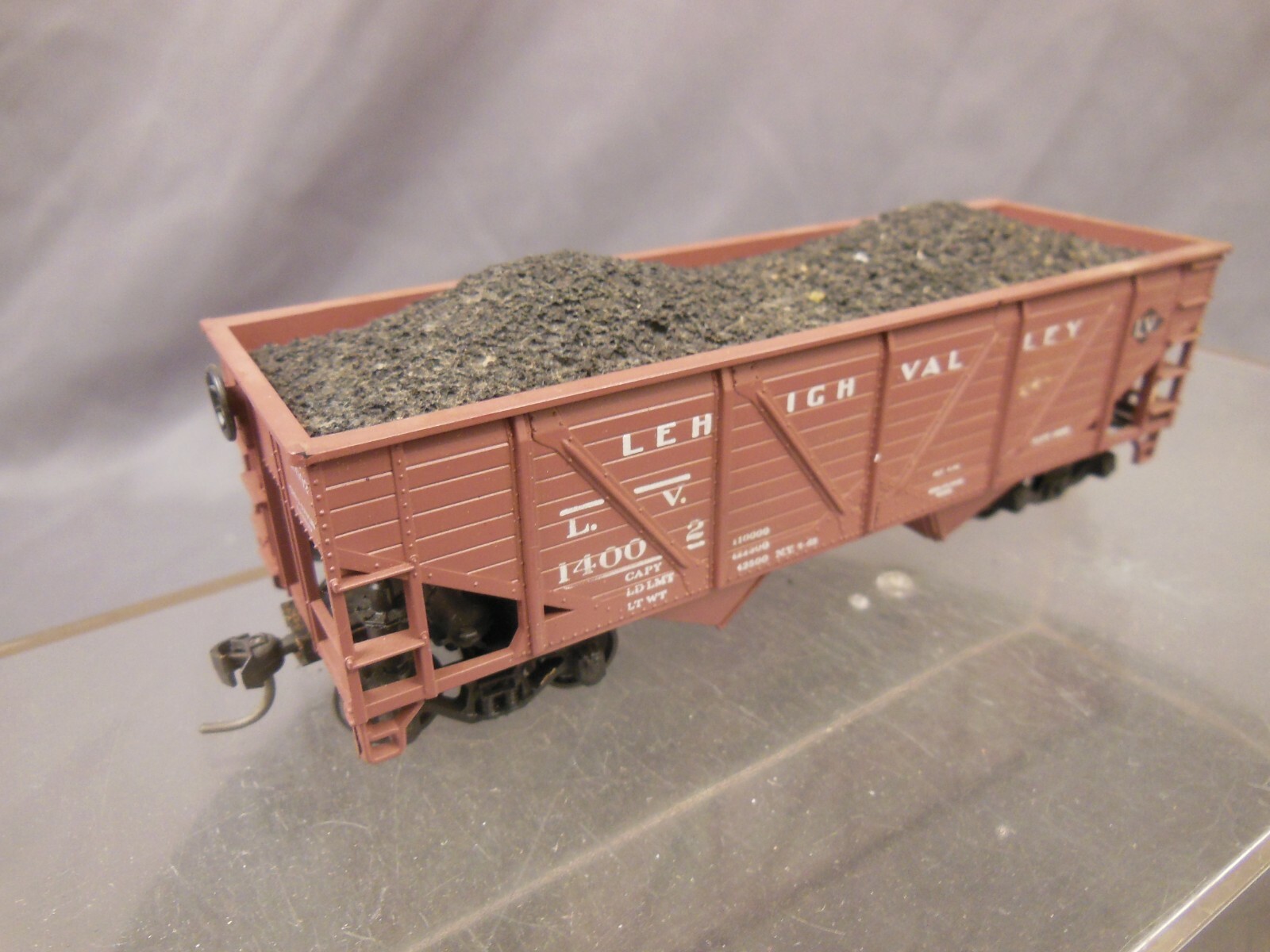HO SCALE LEHIGH VALLEY 14002 2-BAY COMPOSITE HOPPER | eBay