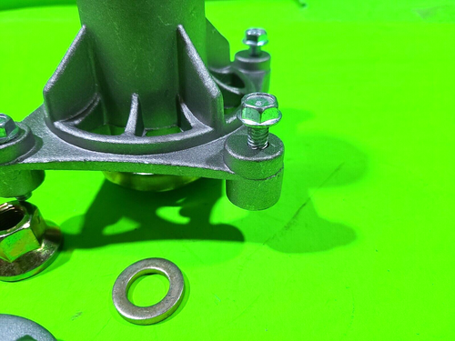 SPINDLE ASSEMBLY FOR HUSQVARNA 587820301 587253301 532192870 587253301 ...