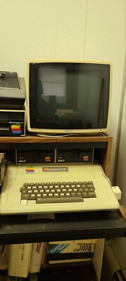 Vintage Apple ii plus computer w/ Disk 2 | eBay