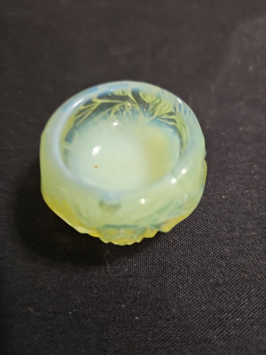 Vaseline Opal Round Open Salt Cellar