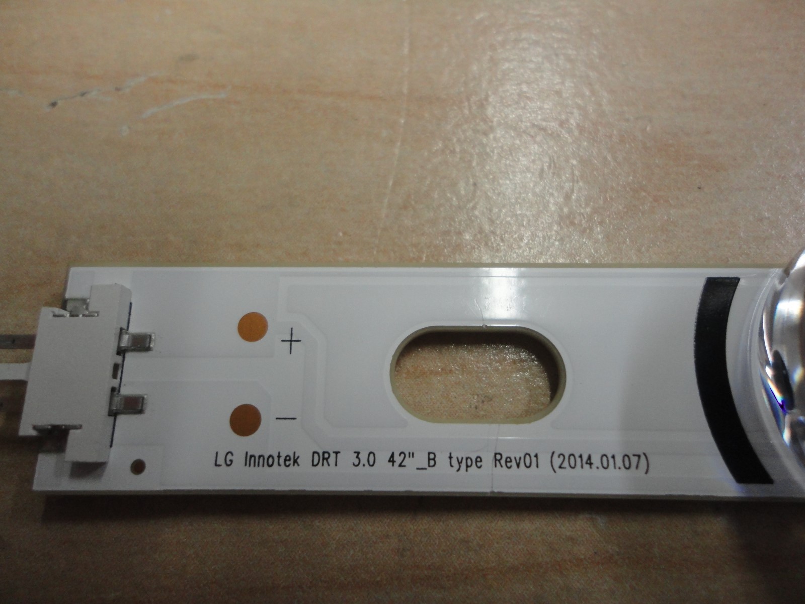 LG LED LAMP STRIP 6916L-1710B IN MODEL 42LY560H-UA.AUSWLJR PANEL ...