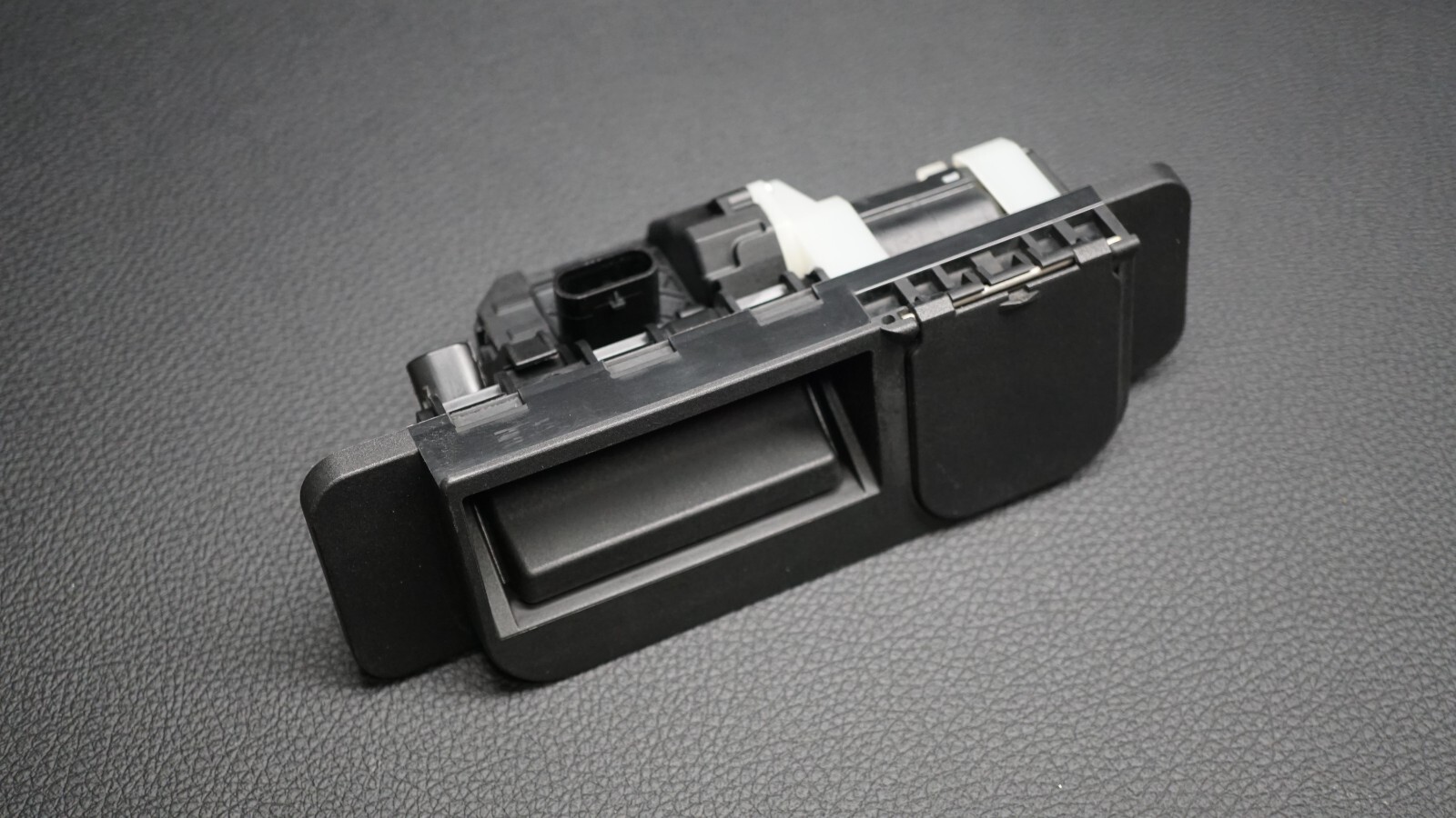 GENUINE 2018 MERCEDES BENZ E-CLASS W213 S213 TAILGATE RELEASE HANDLE ...