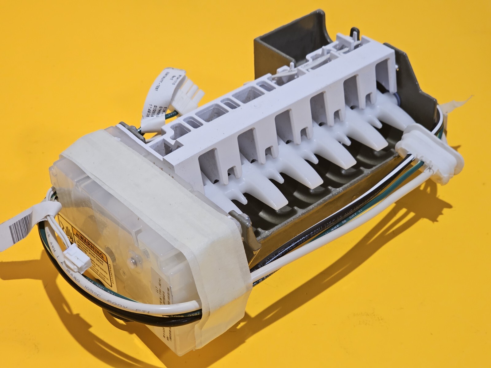 OEM Genuine Whirlpool Refrigerator Ice Maker Assembly W11658802 | eBay