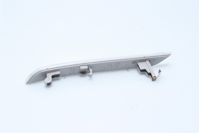 BMW Genuine E71 Front Bumper Right Reflector 7187088 for sale online | eBay