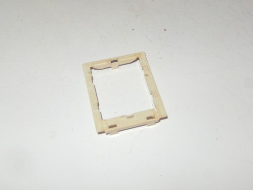 LIONEL - POST-WAR - 3472 OPERATING MILK CAR DOOR FRAME- GOOD - SR13