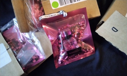 Victoria's Secret Bombshell Eau de Parfum Ornament w/ Sequins- New ...