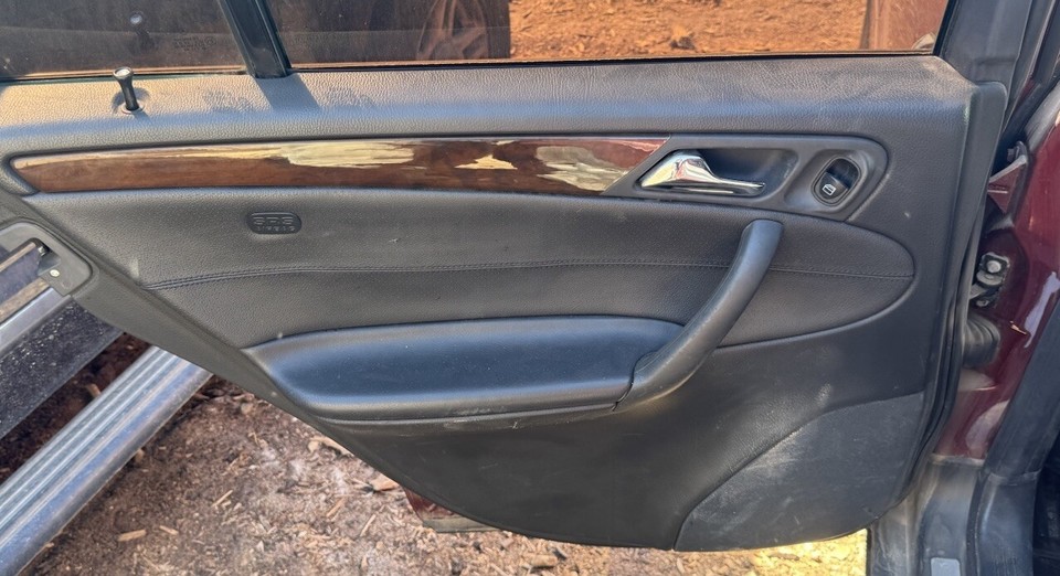 01-04 Mercedes W203 C320 C230 C240 Rear Left Side Interior Door Panel ...
