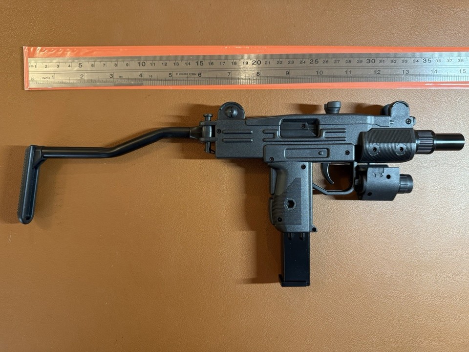 Mini UZI 9mm Submachine Gun Pistol LIGHTER Metal Jet Torch Flame Case ...