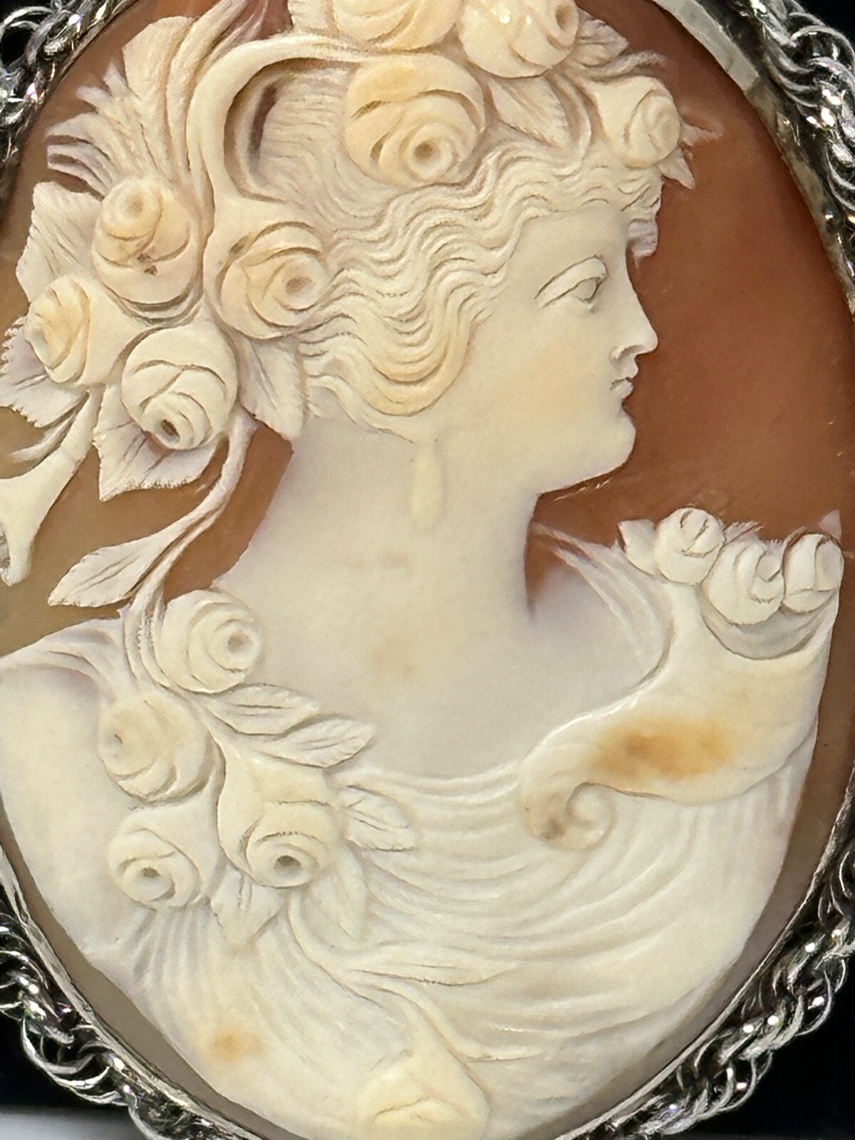 huge Victorian HUGE 14K Gold Lady & Roses Carved Shel… - Gem