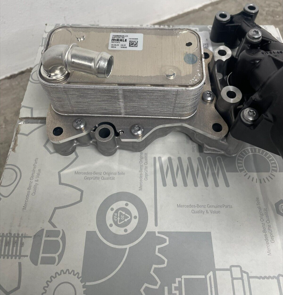 GENUINE MERCEDES-BENZ ENGINE OIL FILTER HOUSING & COOLER, OM651 ...