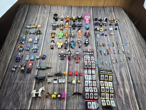 Roblox Figure Lot Of 26 W/ Accessories Paperwork 100+ Pieces Total READ ...