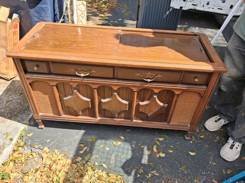 Vintage Mid-century Magnavox Astro-Sonic Record Player Wood Console AM ...