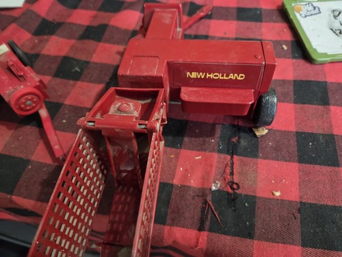 ERTL NEW HOLLAND 1/16 SQUARE HAY BALER GOOD ORIGINAL CONDITION | eBay