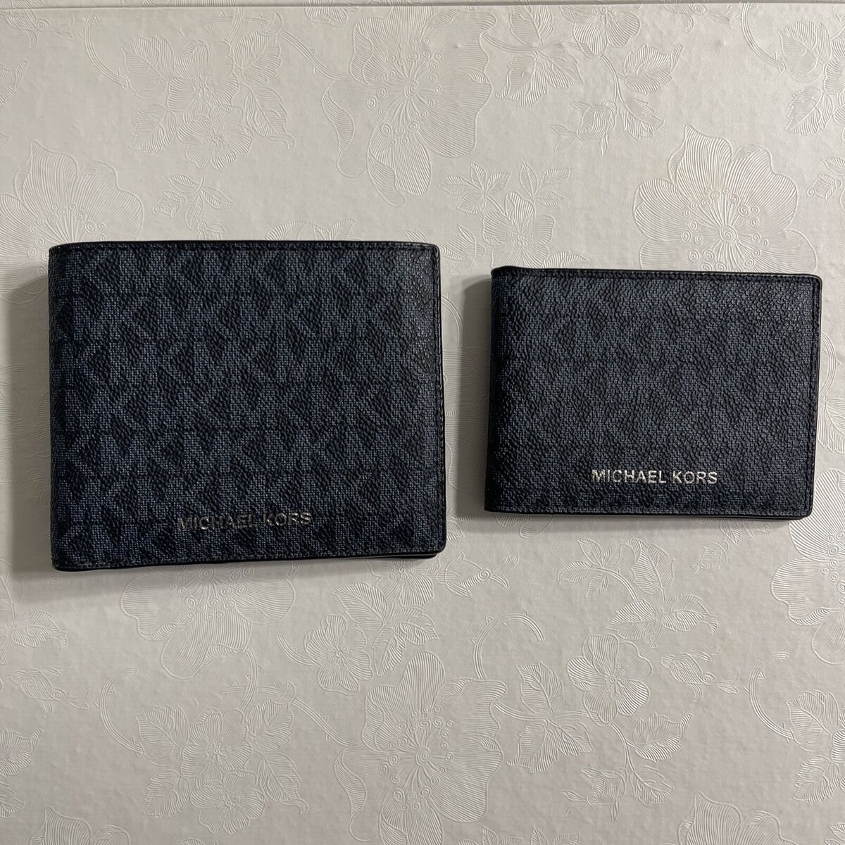 Michael Kors Cooper Logo Billfold Wallet with Passcase Michael Kors Cooper Logo Billfold Wallet with Passcase