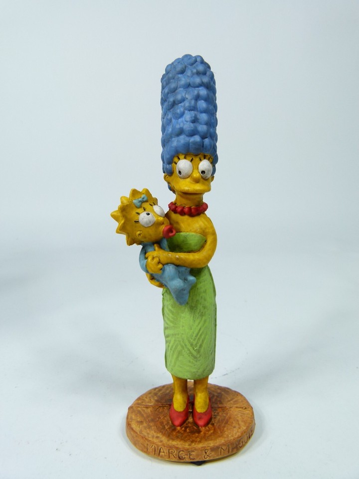 Dark Horse Deluxe The Simpsons Marge Simpson Yoe! Studio Statue w/ Pin ...