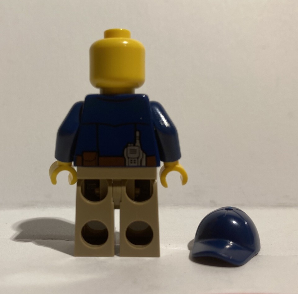 LEGO SET 4066 POLICE OFFICER MINIFIGURE FROM LIMITED BLUE DISPLAY CASE ...