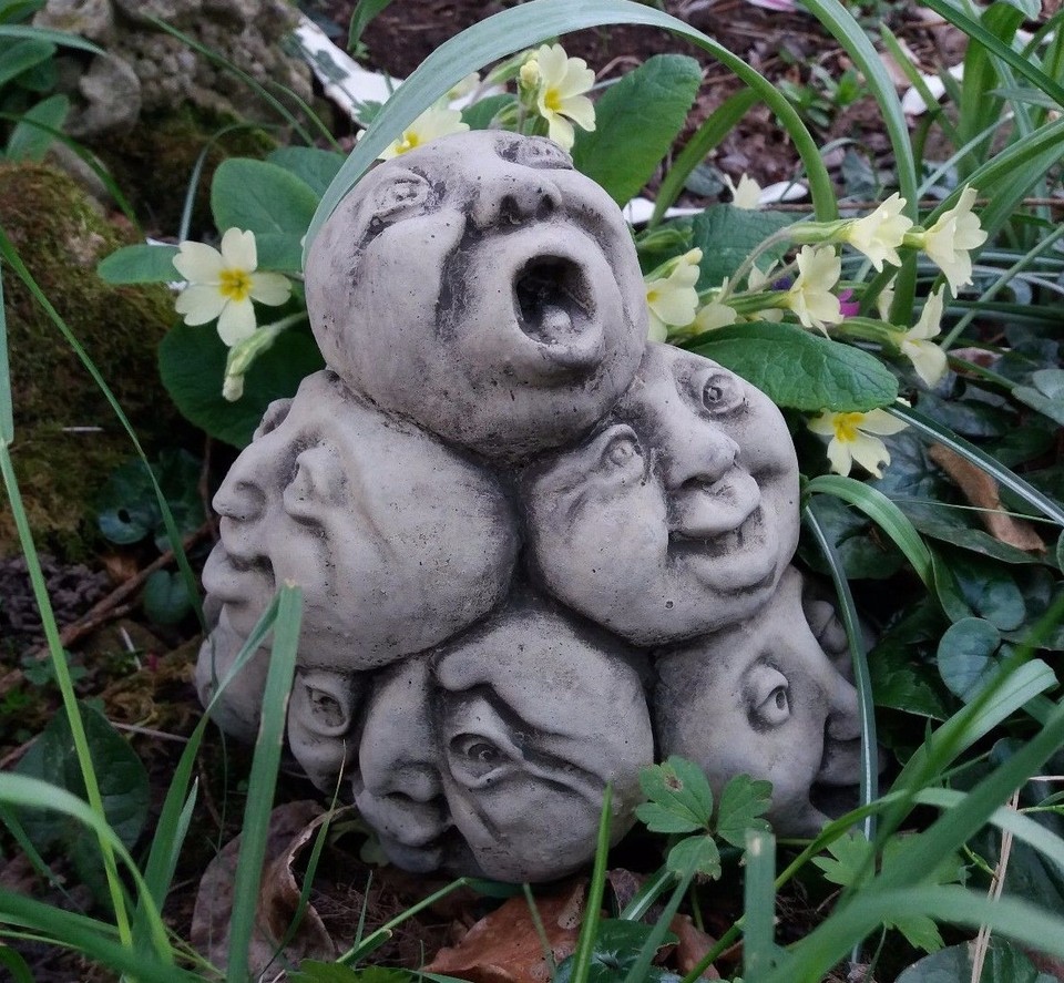 🇬🇧 STONE GARDEN COMEDY HEAD PILE UP FUNNY PEBBLE HEADS ROCK FACES ...