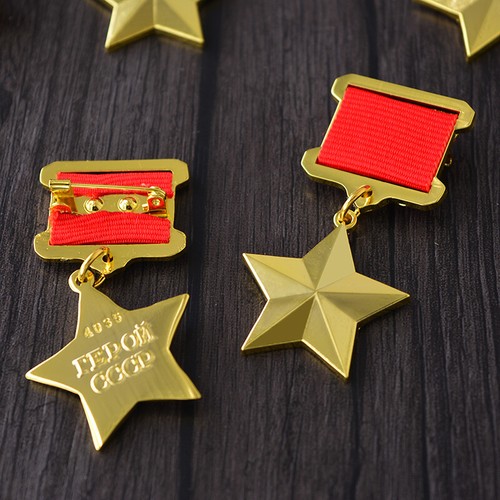 WW2 Russian Hero of the Soviet Union Medal Gold Star Pin Army Award ...
