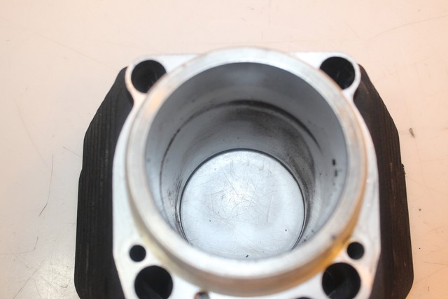 Harley Davidson Sportster 883 Black Cylinders Pistons and Rings 04 to ...