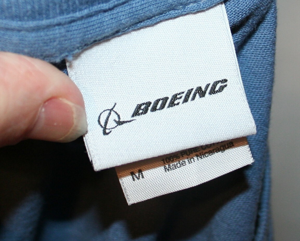 BOEING 787 Dreamliner Blue Official T-SHIRT Adult Med… - Gem