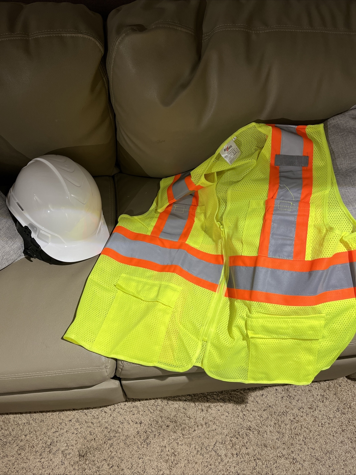 Pyramex Hard Hat And Hi-Vis Safety Vest Class 2 Level 2 Size Large Men ...