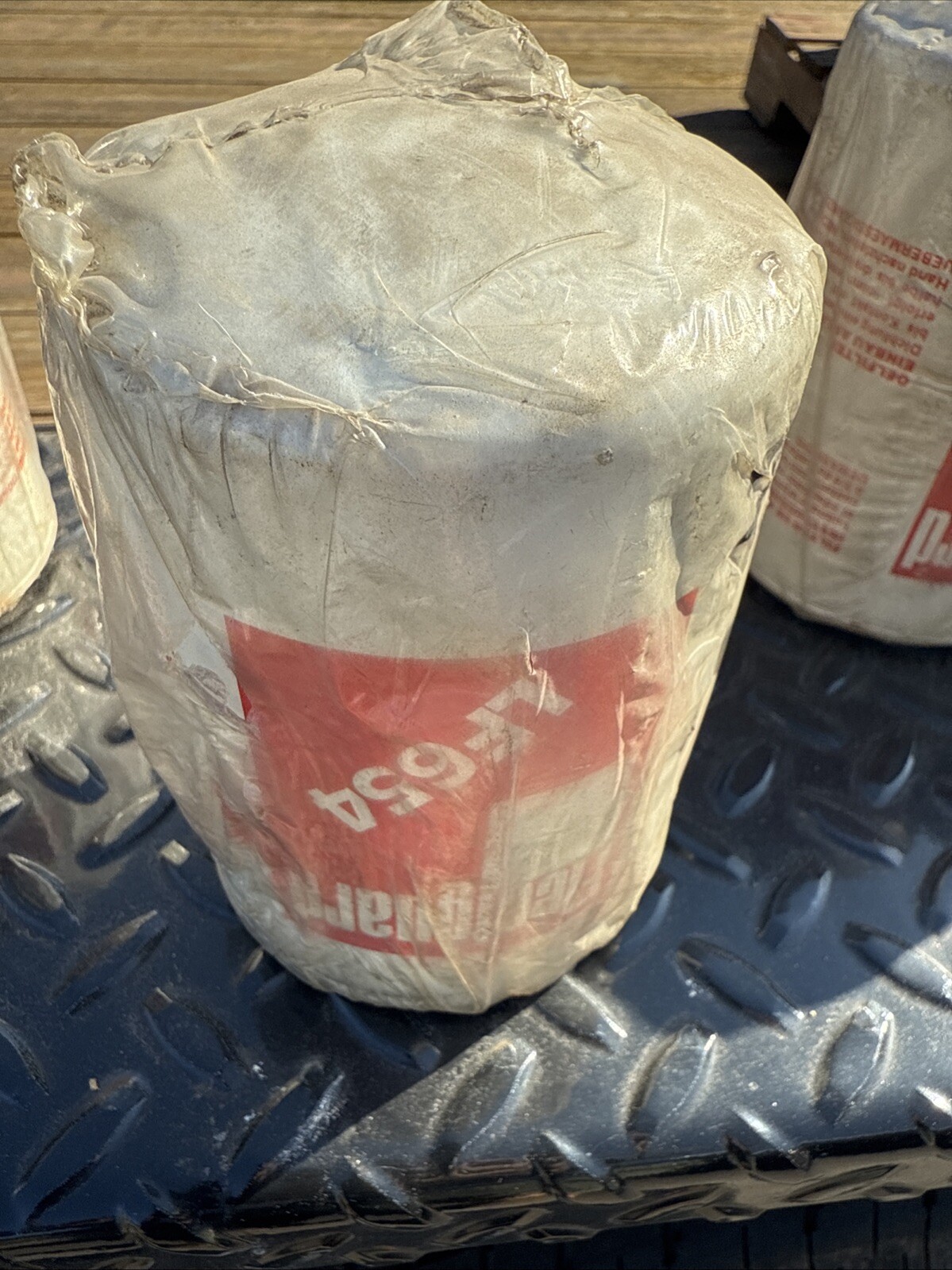 (case of 12) LF654 Fleetguard Oil Filter Caterpillar Engines Perkins ...