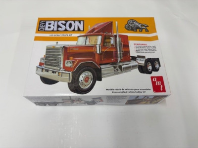 AMT 1:25 Scale Chevrolet Bison Conventional Plastic Model Kit AMT1390 ...