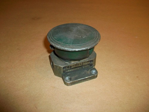Ross Pneumatic Palm Button 1223D2001 1/4" npt USED | eBay