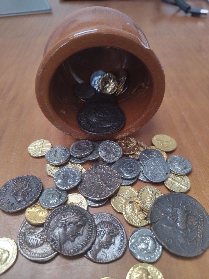 Roman Hoard In Clay Pot - WRL Repro Coins - Job Lot Bundle Detecting ...