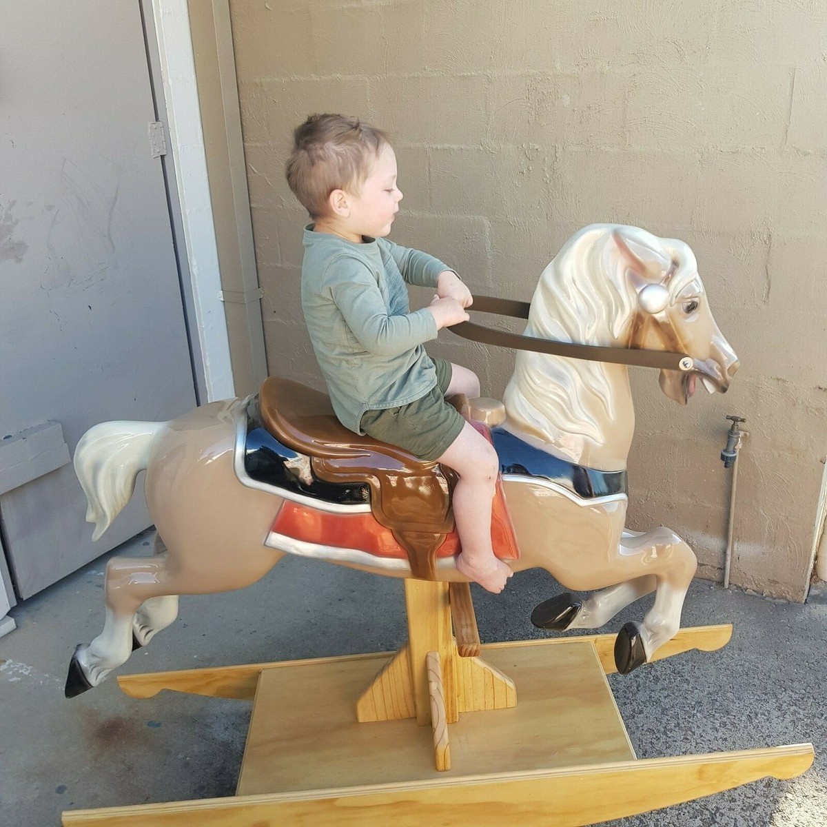 Kits Rocking Horse Large Mamas & Papas Rocking Horse Grooming