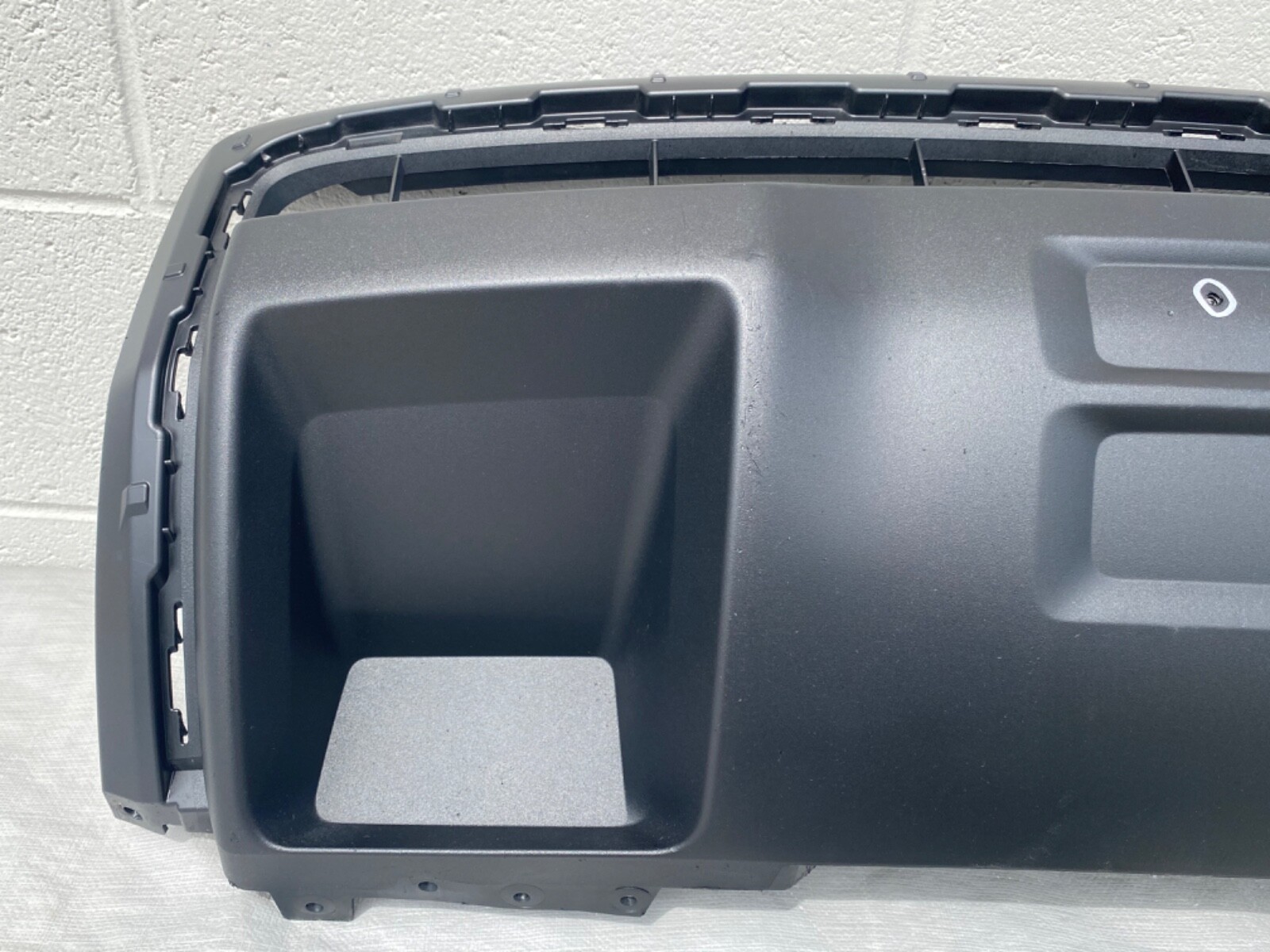 2015 - 2019 GMC Canyon Front bumper lower valance skid plate 22891735 ...