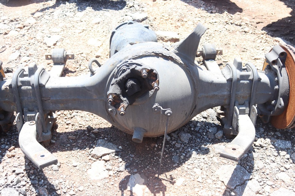 17-24 FREIGHTLINER CASCADIA 126 REAR FRONT DRIVE AXLE RATIO 2.28 OEM | eBay