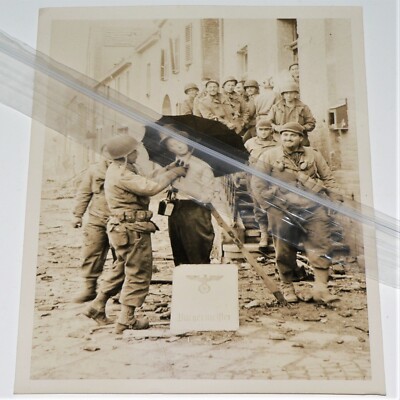 1944 WW2 / WWII INTERNATIONAL NEWS PRESS RELEASE PHOTO ~ US SOLDIERS ...