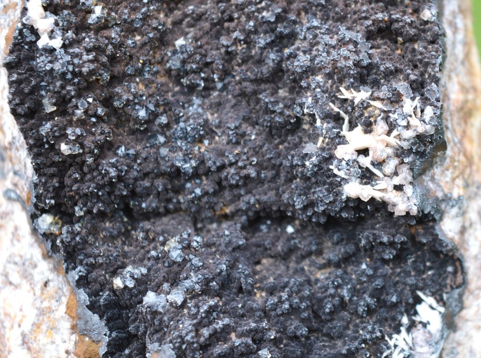 Goethite 463 Grams - Les Redoutières Mine, Chaillac, Indre, France ...