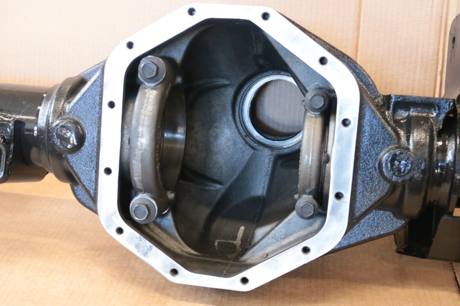 2008-2012 Ram 4500 5500 Magna Steyr 275MM Front Axle Housing High ...