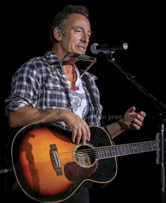 Bruce Springsteen - Original 8x10 concert photo from 2014 Pose 2 | eBay