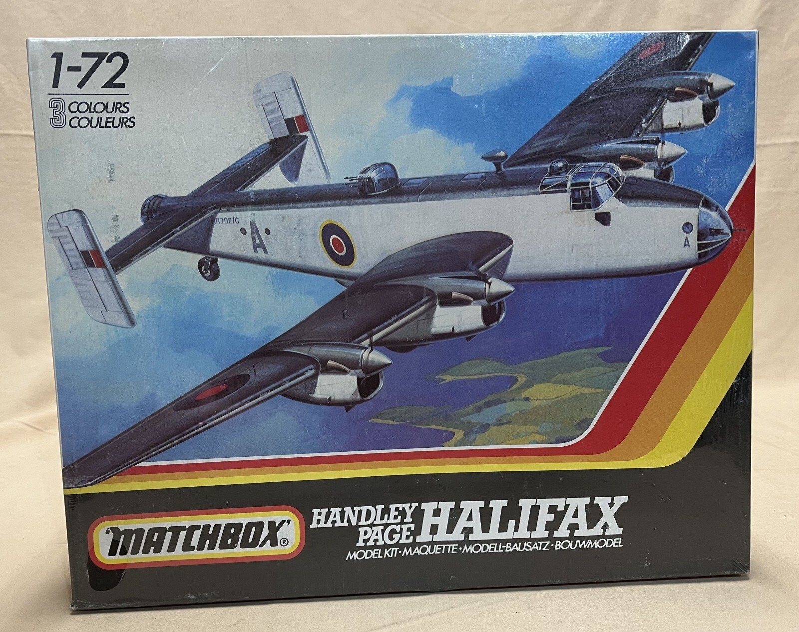 Matchbox 1/72 Scale Royal Air Force Handley Page Halifax Plastic Model ...