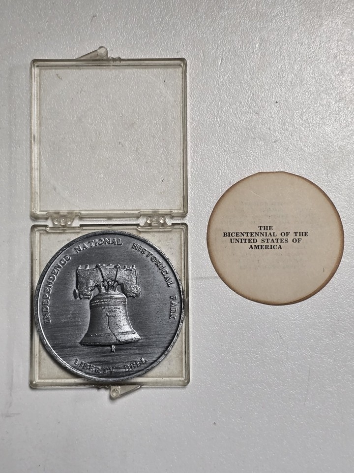 Bicentennial Liberty Bell Commemorative Coin 1976 w/ Case | eBay