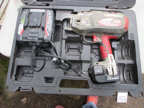 MAX RB 398 REBAR TIER REBAR WIRE TIER 4.0 battery, case, charger works ...