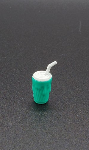 Monster High Ghoulia Meowlody Purrsephone G1 Scooter Green Drink ...