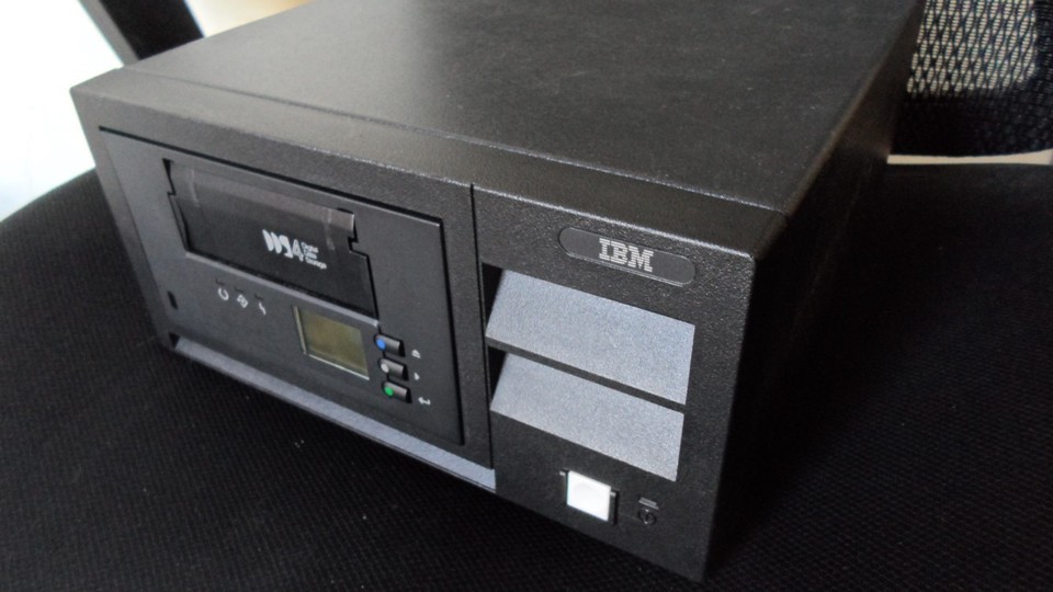 IBM 120/240Gb DDS4 DAT40 3503-B1X Tape Drive External AutoLoader ...
