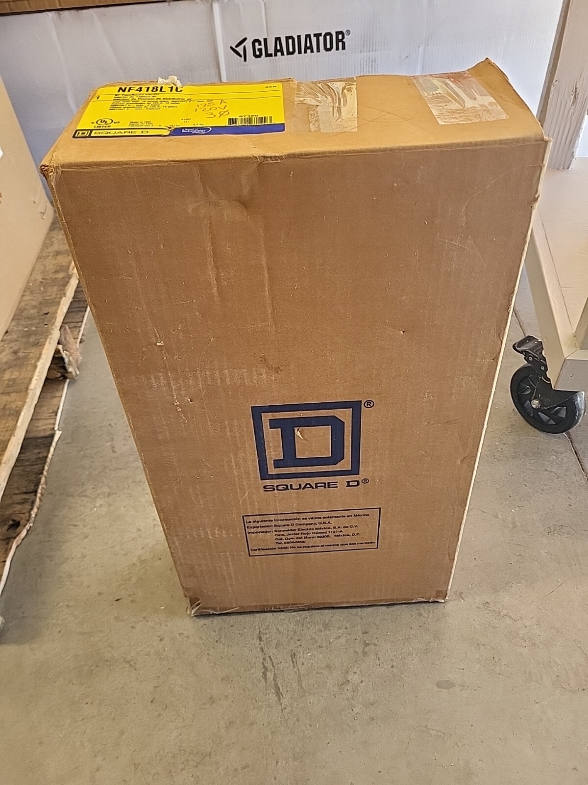SQUARE D NF418L1C 100/110/125 Amp 3-Phase 4-Wire 18-Circuit Panelboard ...