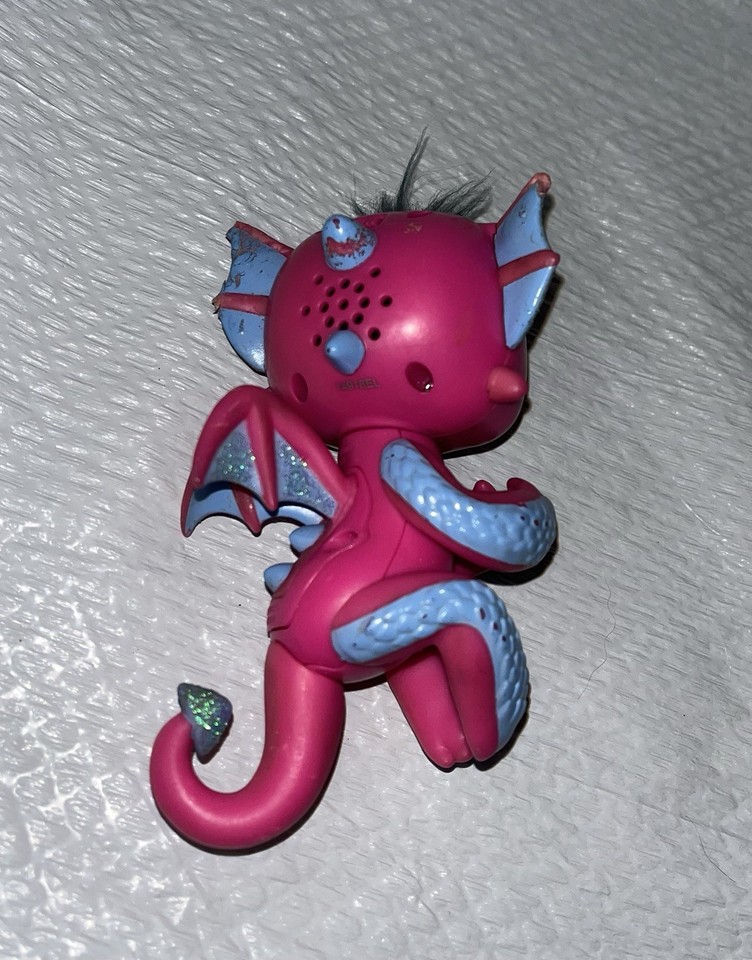 Fingerlings Baby Glitter Dragon - Sandy (Pink with Blue) - Interactive ...