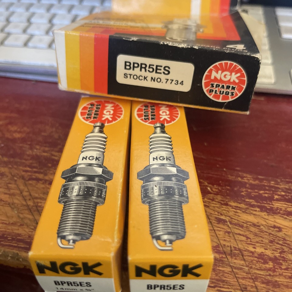 2 Packs Genuine NGK BPR5ES 7734 Spark Plugs SUPER RARE OLD STOCK OLD ...