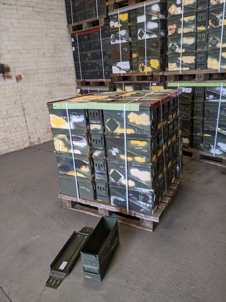 Army Military Surplus Wholesale Job Lot Full Pallet PA120 Low 40mm Ammo ...
