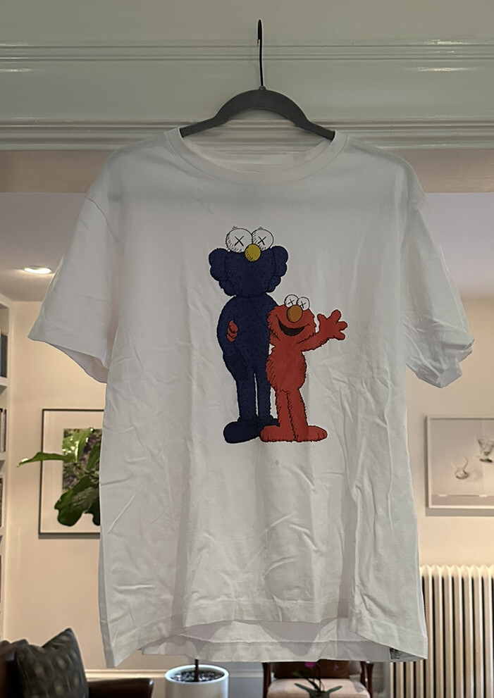 Uniqlo x KAWS x Sesame Street BFF Elmo Tee, White, si… - Gem