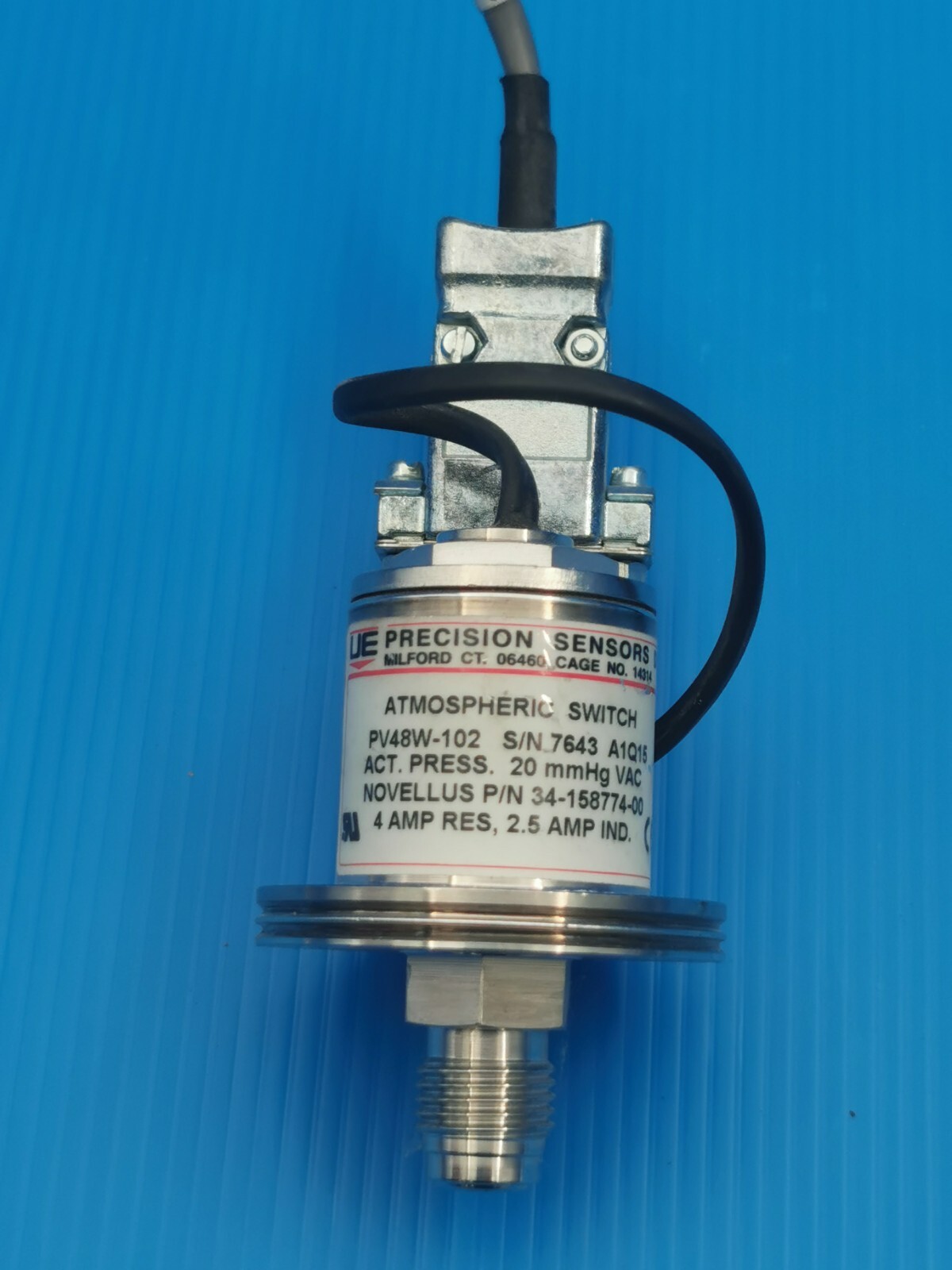UE PRECISION SENSORS ATMOSPHERIC SWITCH PV48W-102 NOVELLUS 34-158774-00 ...