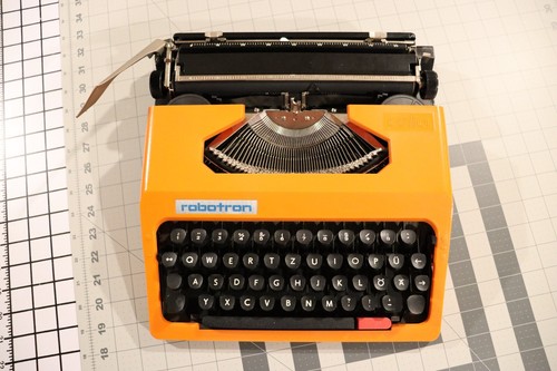 Vintage Robotron Cella Typewriter from the 190s, with case, retro | eBay