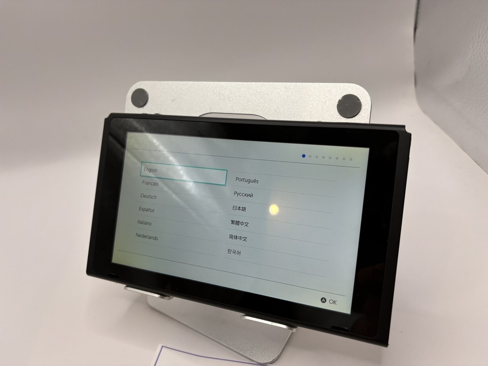 Nintendo Switch Red Blue Console HAC-001 w/Joy Con + Dock etc.. Screen ...