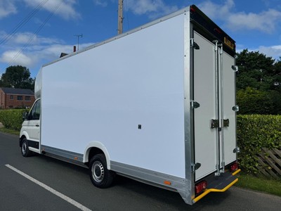 5.6m X XL LONGEST VW VOLKSWAGEN CRAFTER Low Floor Loader Luton merc ...